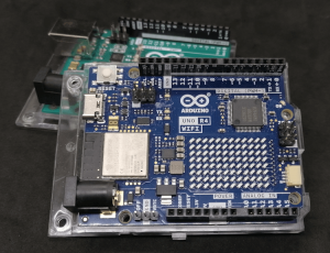 Schneller, stärker, drahtloser: Der Vergleich von Arduino UNO R4 WiFi und R3 - Technik Blog