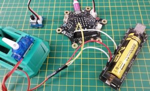 Calliope Mini 3 Tutorial: 360° Servomotor mit MakeCode programmieren - Technik Blog